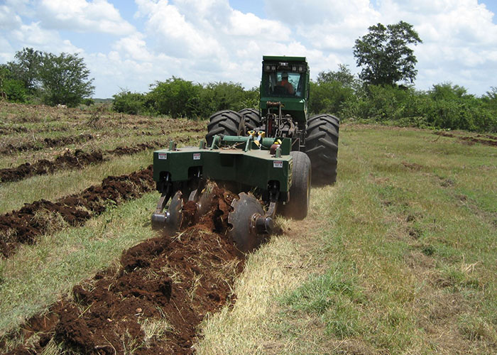 300 Series Sub-Soil Bedding Plow - Savannah Global Solutions